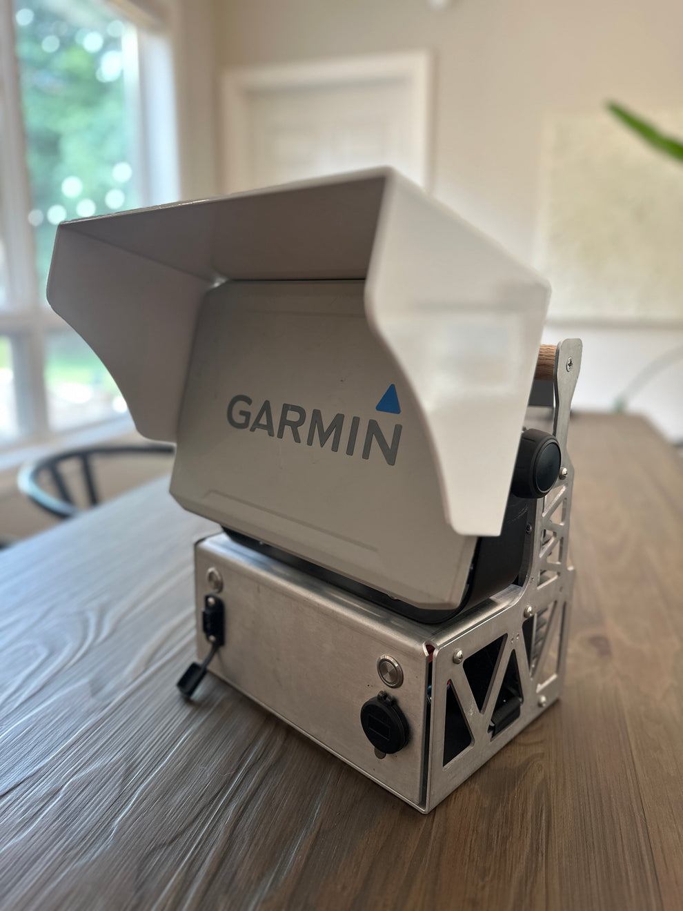 MG Marine Tech - Garmin 106 Sun Visor V3